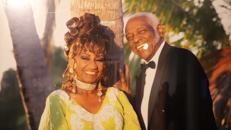 Exposición en Miami reconstruye la carrera de Celia Cruz, “Reina de la ...